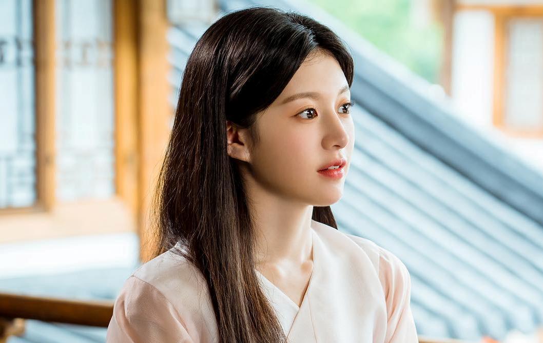 โกยุนจอง(Go Yoon Jung) เป็นผู้หญิงที่น่าทึ่งแต่ลึกลับใน “Alchemy Of ...